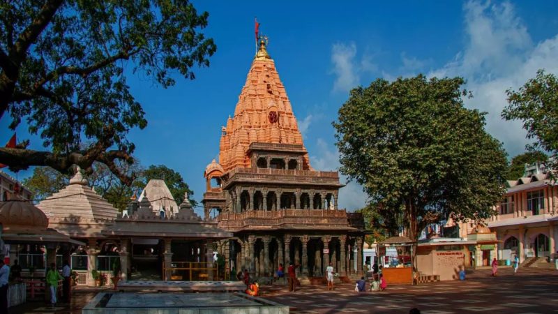 MP News: महाकाल मंदिर को इस साल 165 करोड़ का आया चढ़ावा, श्रद्धालुओं की ...