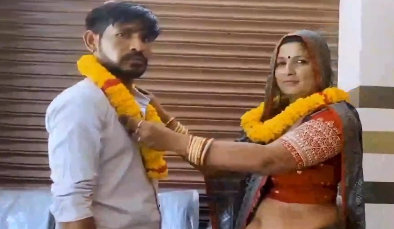 कानपुर में दामाद को दिल दे बैठी सास, कोर्ट में शादी कर बने पति-पत्नी, Video