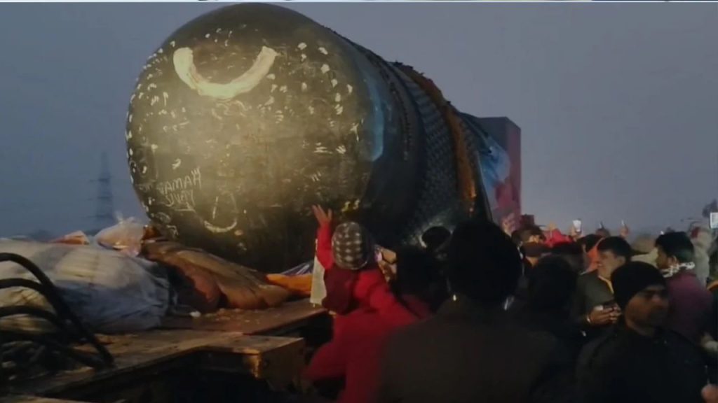 100 करोड़ की लागत से काशी में बनेगा दुनिया का सबसे ऊंचा शिवलिंग, कितने ...